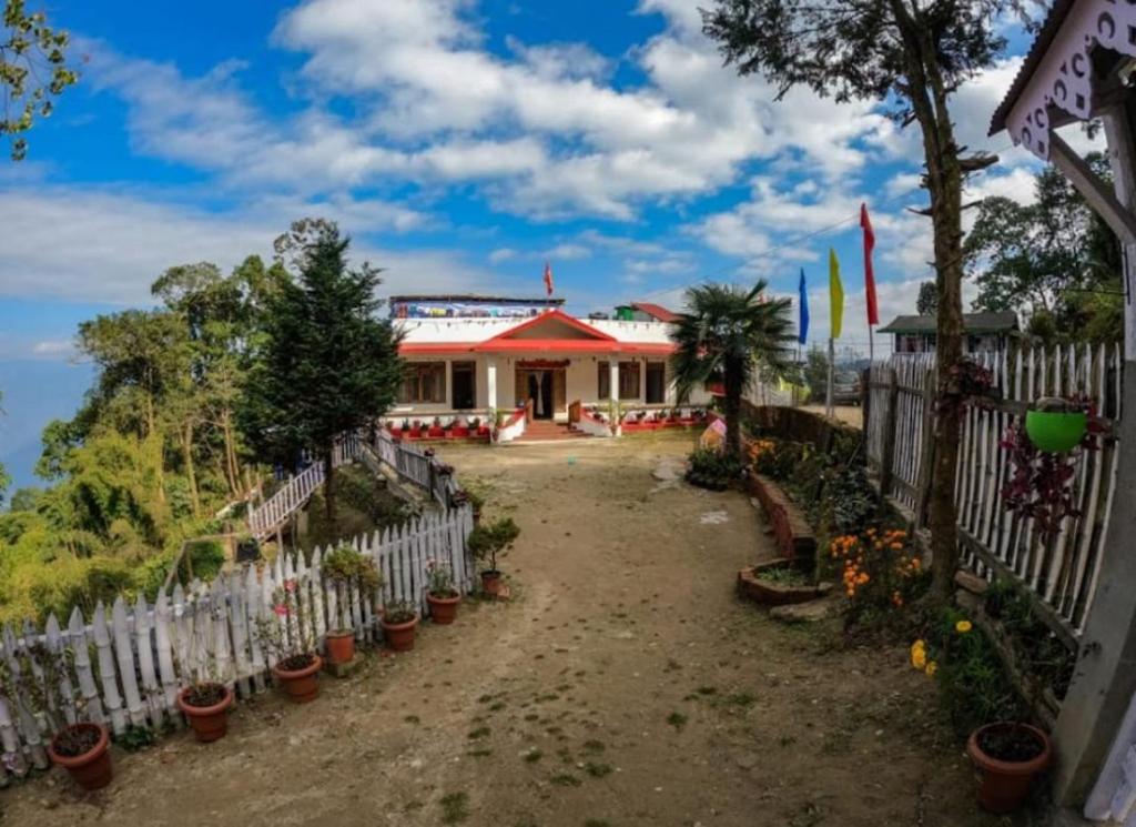 Mountain Paradise Homestay By StayApart, Darjeeling (updated prices 2026)