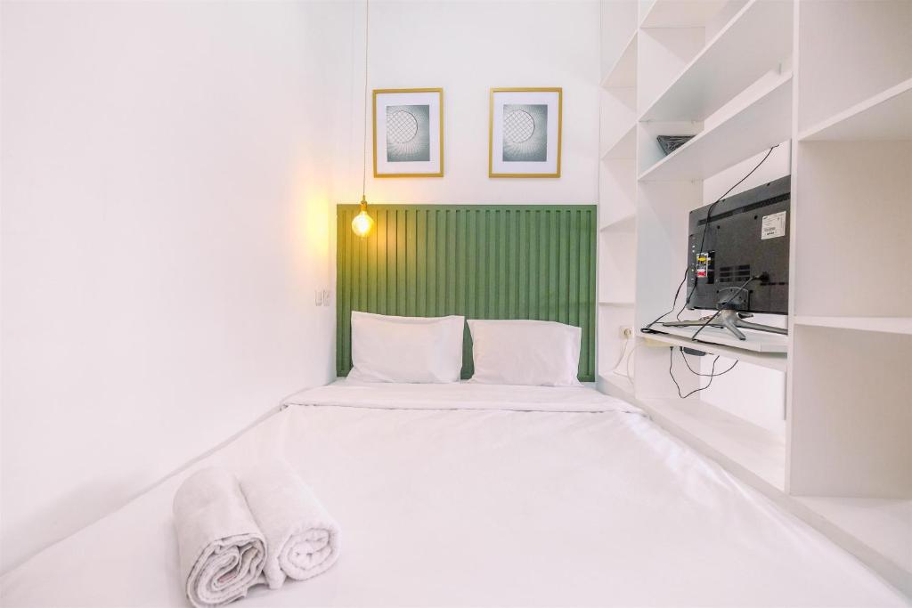 Cozy Living Studio Room Royal Sentul Park Apartment By Travelio, Bogor ...