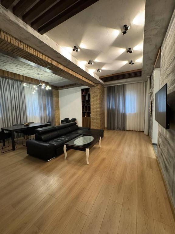 Cozy VIP loft apartment, Baku (updated prices 2025)