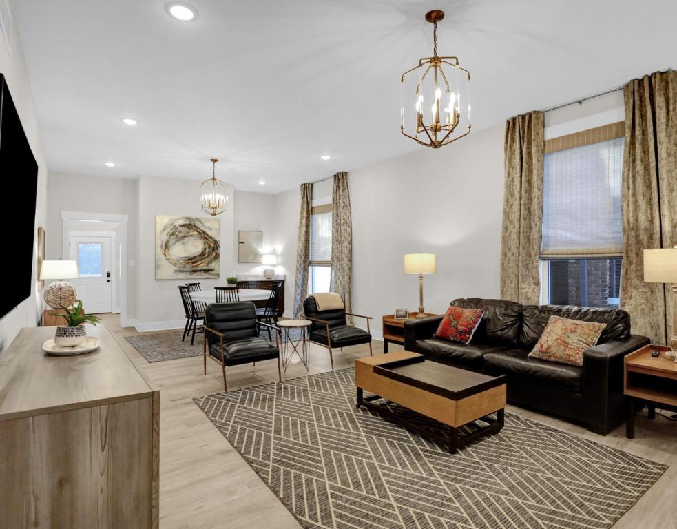 Steps to Overton Square 100 Yr Old Historic Apt, Memphis (precios ...