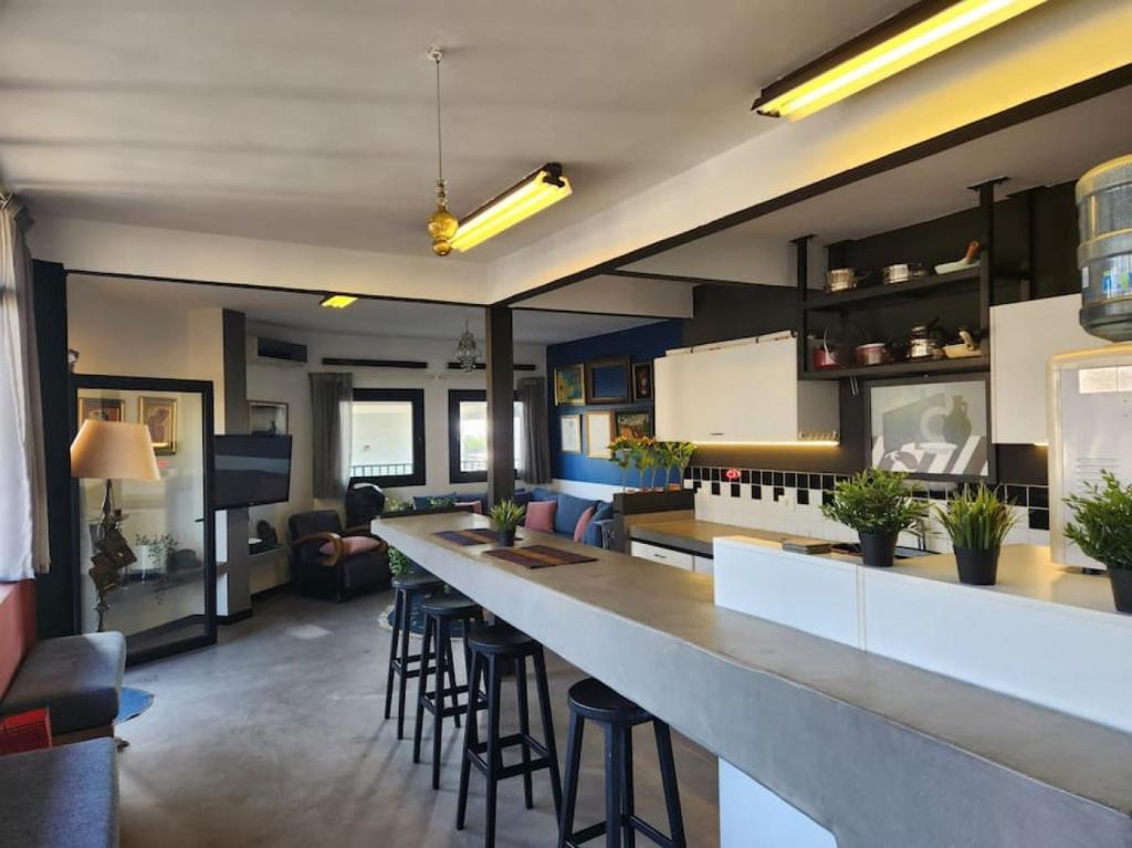 Private Mar Mikhael Loft Best View, Beirut (updated prices 2025)