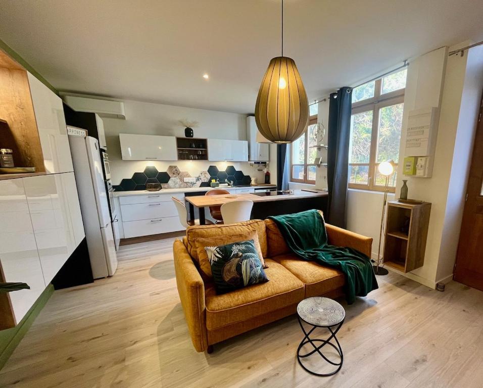 Le coin de Mel, Parking privé, 6 personnes, Saint-Alban-de-Roche ...