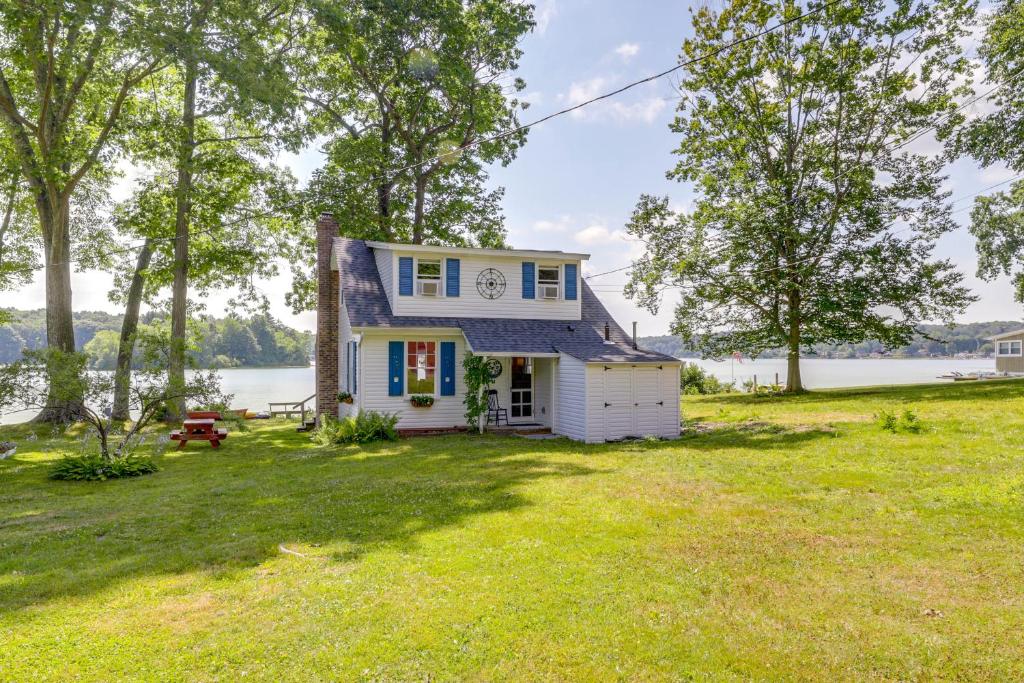 Lakefront Cottage with Covered Porch and Dock!, Coventry (updated ...