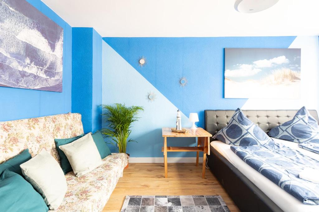 - Ocean Haven Deluxe with Coastal Charm - 2-Room Sea-Inspired Apartment ...