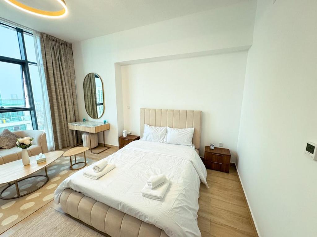 Modern Studio Living in JVC's Regina Tower, Dubai (updated prices 2025)