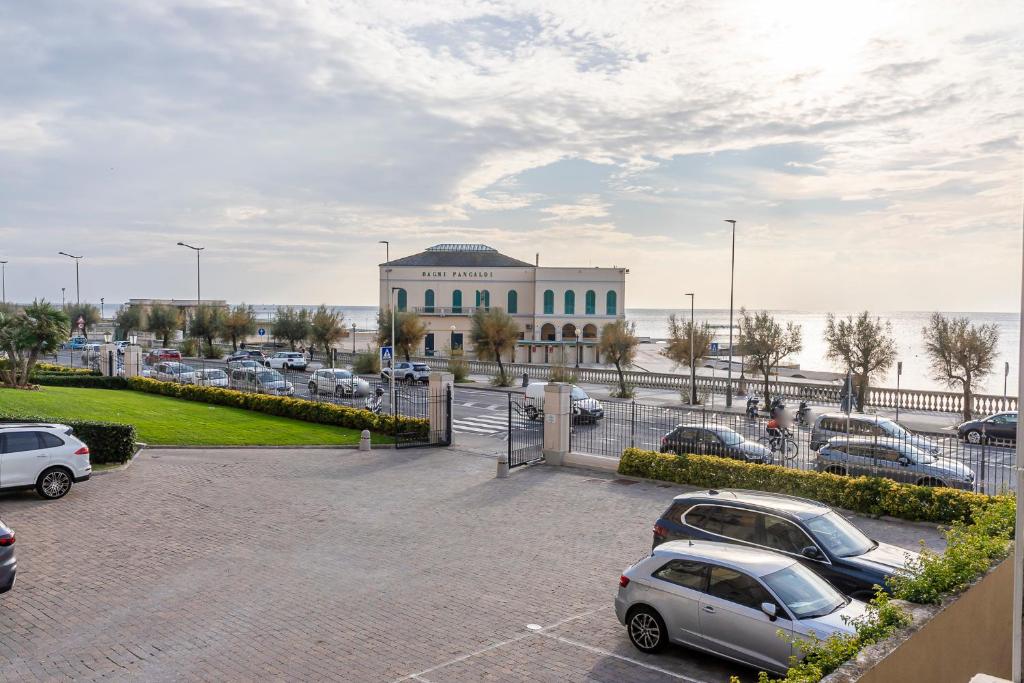 Livorno Modern Studio 110 meters from Bagni Pancaldi!, Livorno (updated ...