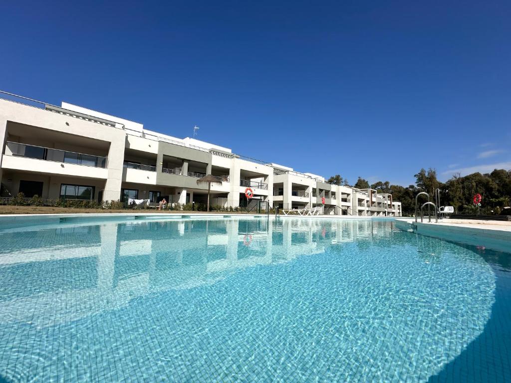 Hola sol!, Casares (aktualisierte Preise für 2025)