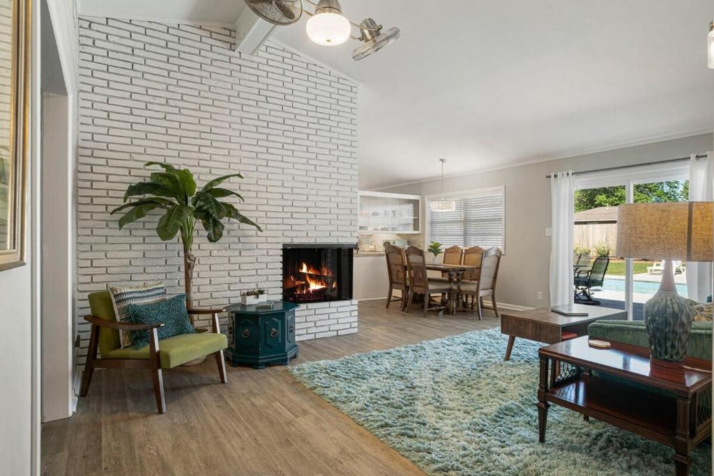 Mid-Century Midtown Masterpiece, Tulsa (updated prices 2025)