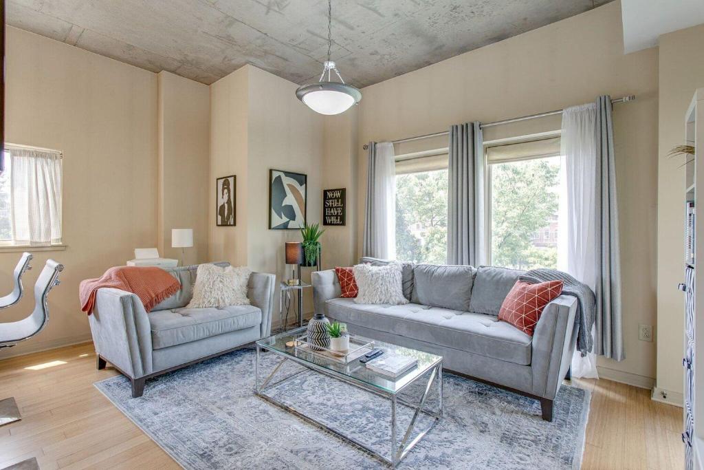 Vandy 18th St- Across from Vanderbilt - Furnished 1BR, Nashville ...