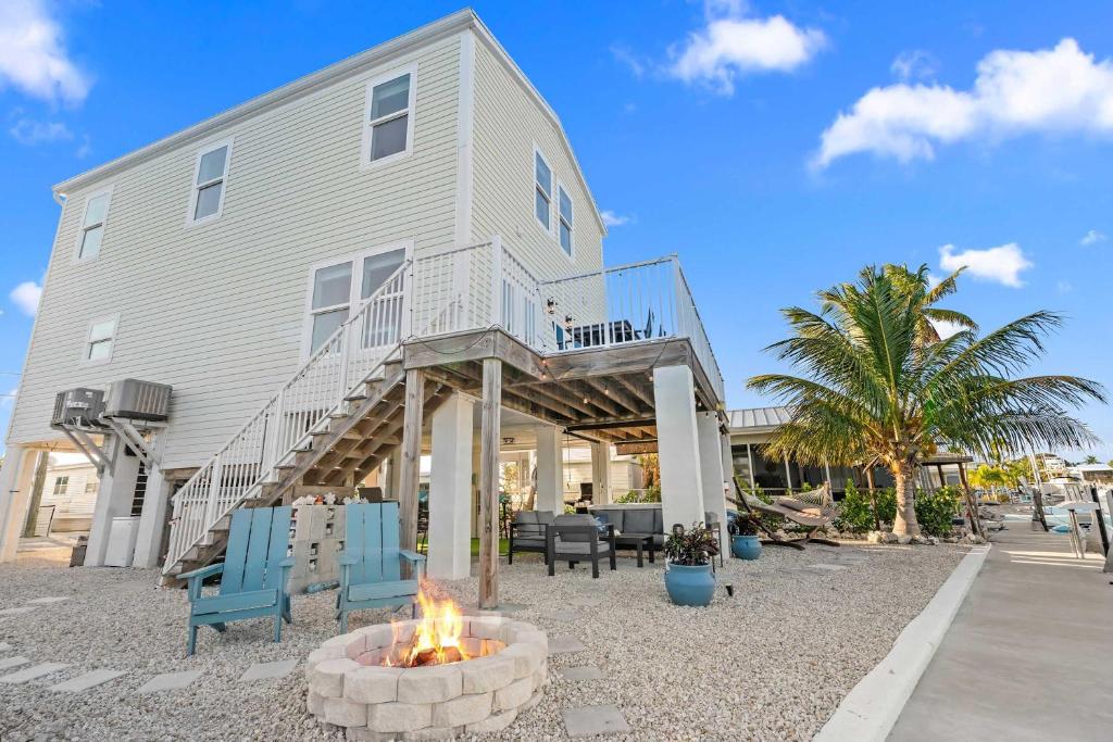 Mermaid Manor Waterfront Haven Hot Tub Dock, Marathon (tarifs ...