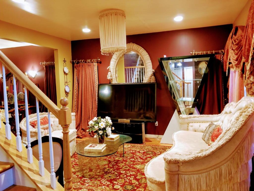 LUXURY Huntington Dix Hills Mega Home, Huntington Station (updated ...