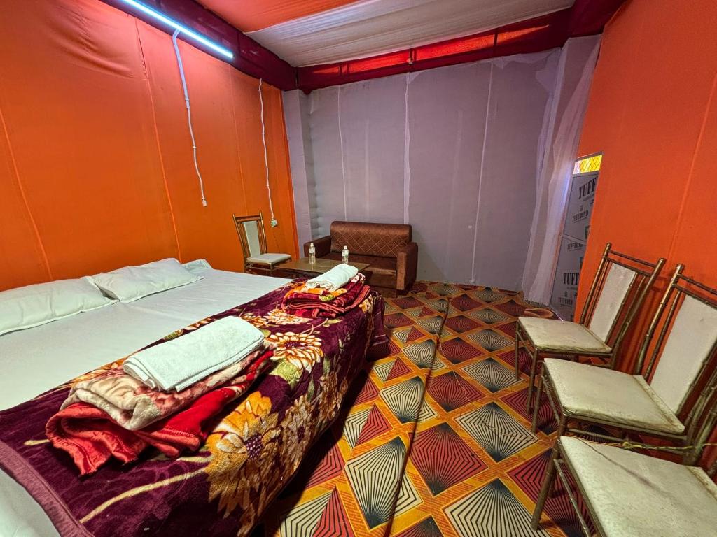 Panchvati Ashram Doormitory & Premium Cottages by Traowl، Prayagraj ...