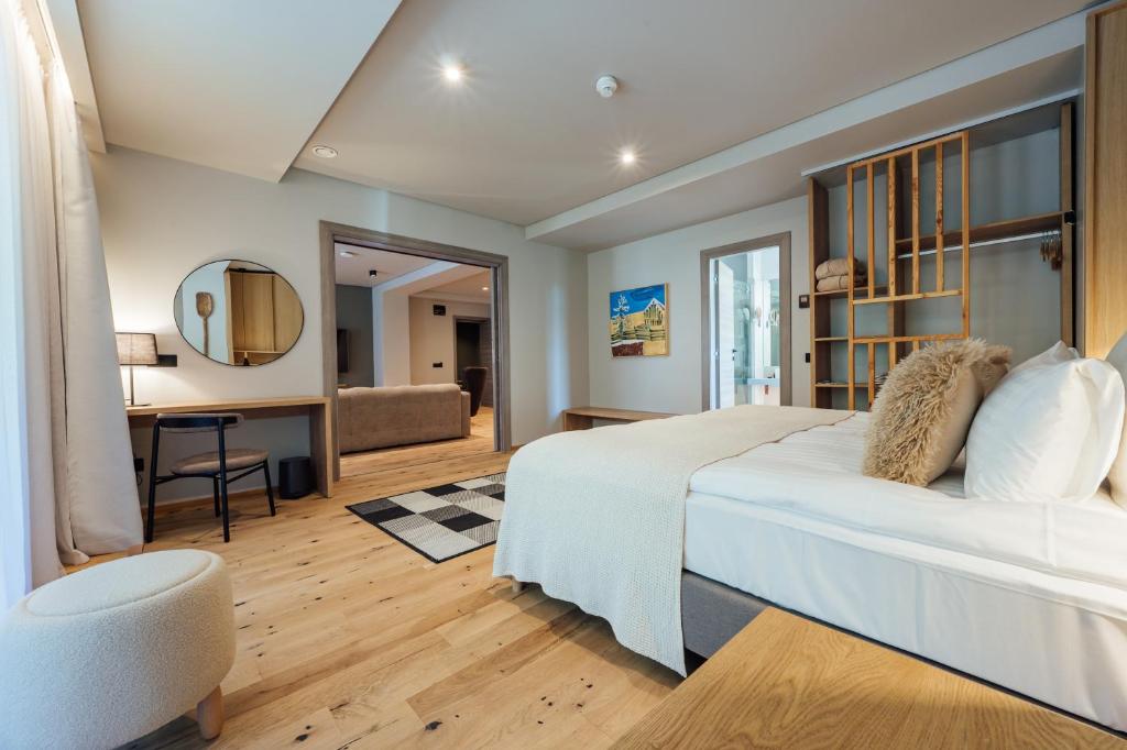Balvanyos Resort - Peakture Hotel & Grand Hotel Balvanyos, Balvanyos ...