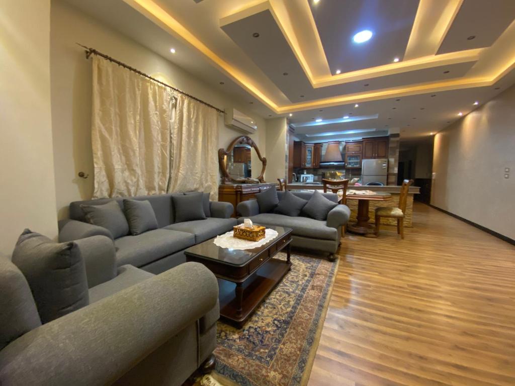 Chic & Spacious Ground floor 1 BR in New Cairo, Cairo (updated prices 2025)