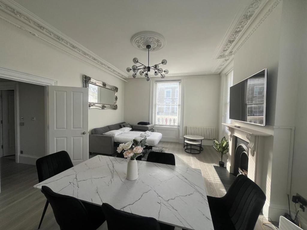 London Apartment - Chalk farm station, London (updated prices 2026)