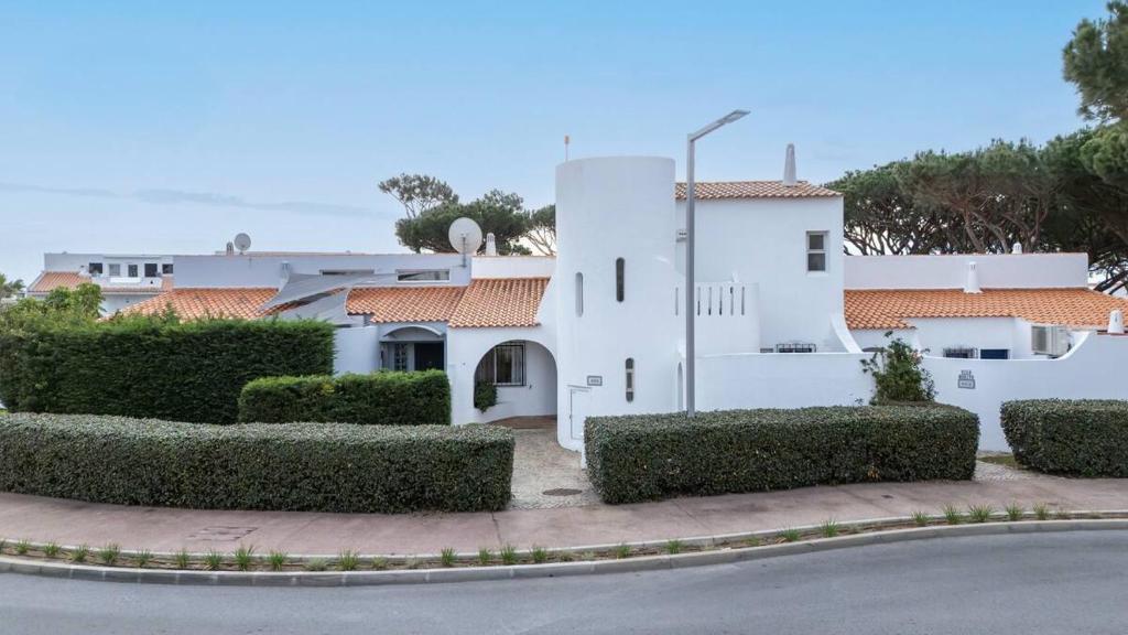 Villa Florida, Almancil (updated prices 2026)