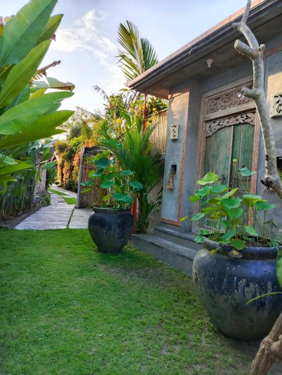 Balinese style villa Canggu area, Tumbak Bayuh (updated prices 2025)
