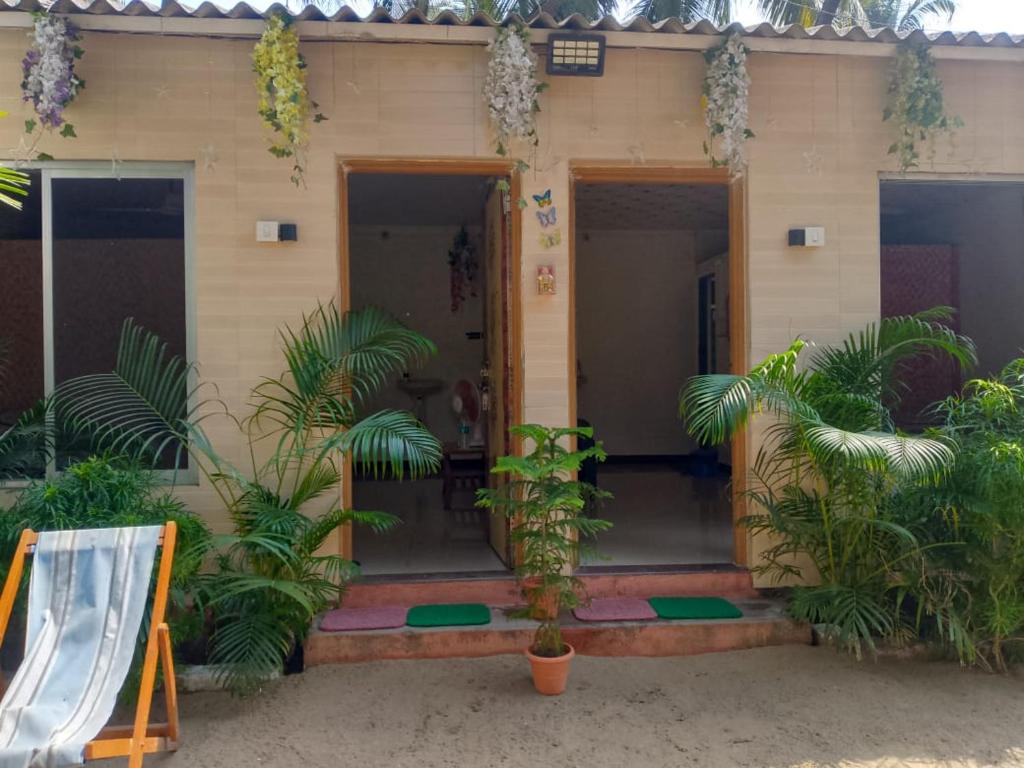 Holiday Tourisms Group of Homestay Rooms Scuba Diving Boating ...