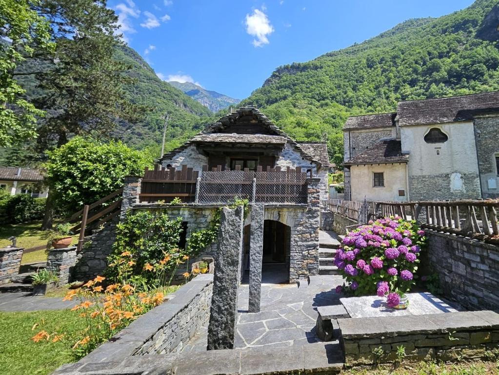 Rustico La Rocca by Fewotessin, Coglio (aktualisierte Preise für 2026)