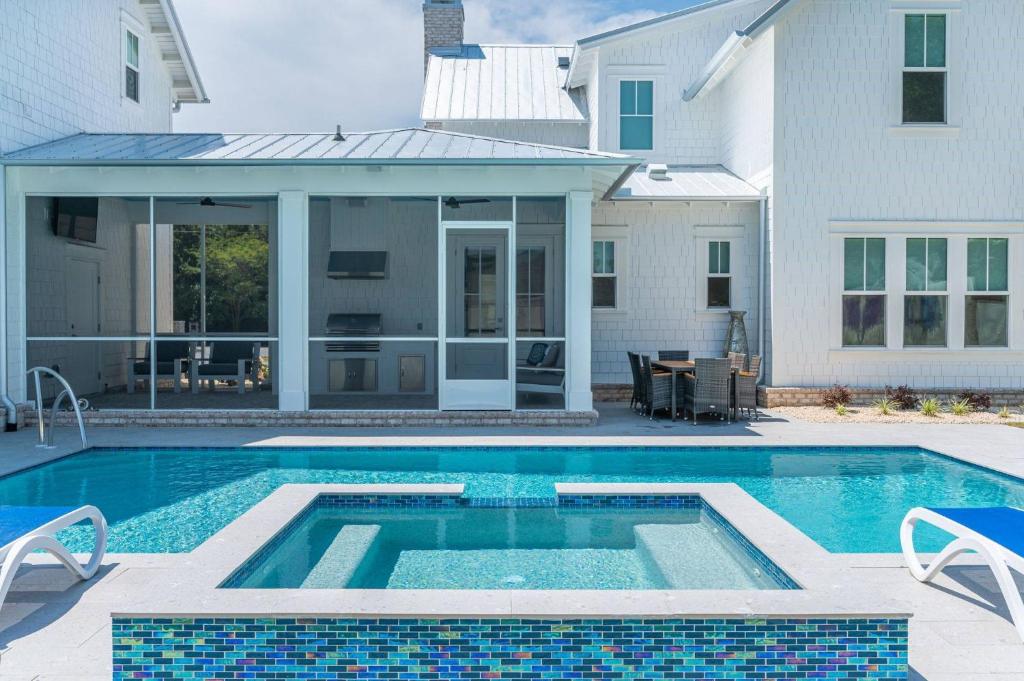 Lillie's Luxury Lighthouse, Santa Rosa Beach (updated prices 2025)