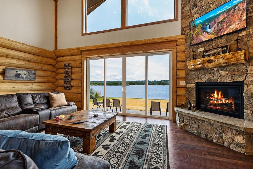 Stone Skipper Lodge, Island Park (updated prices 2025)