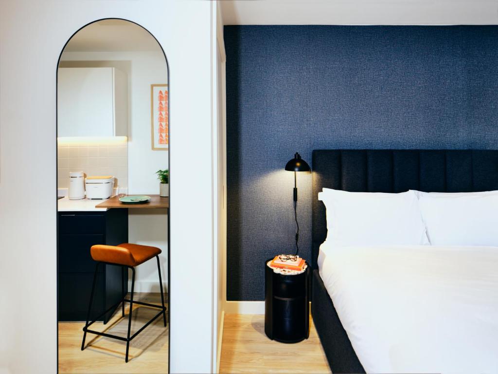 Vertus Edit Canary Wharf, London (updated prices 2026)