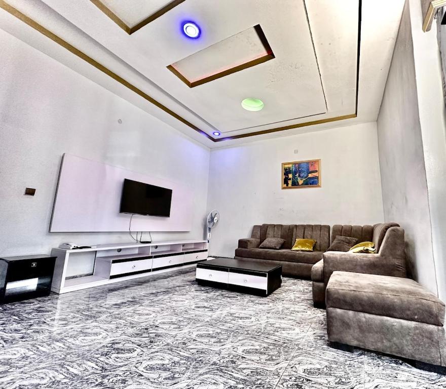 1 bedroom flat with Pool, Ikorodu (updated prices 2025)