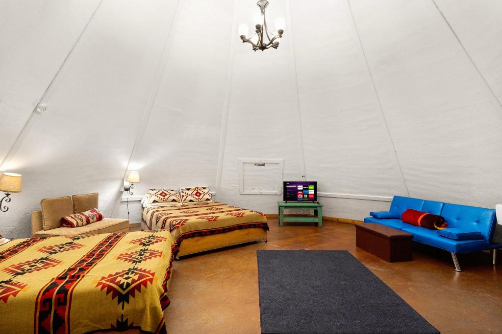 Sitting Bull - Tipi 6, New Braunfels (updated prices 2025)