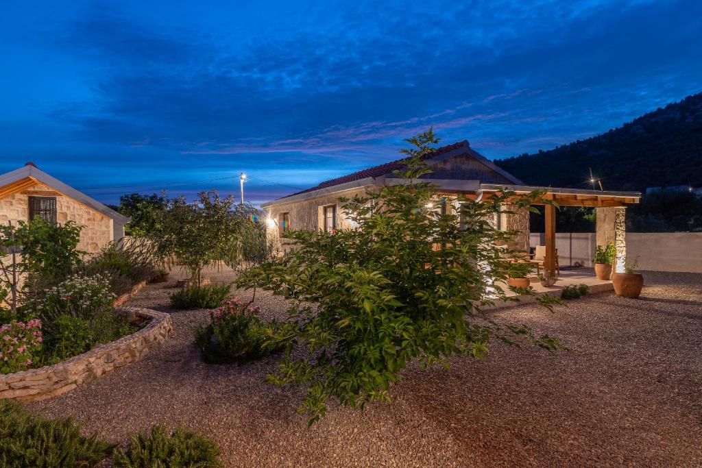 Countryside house Rusulica, Vrsine (updated prices 2025)