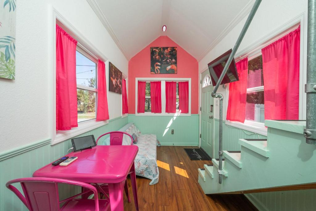 Tiny House - Flamingo, Sarasota (updated prices 2025)