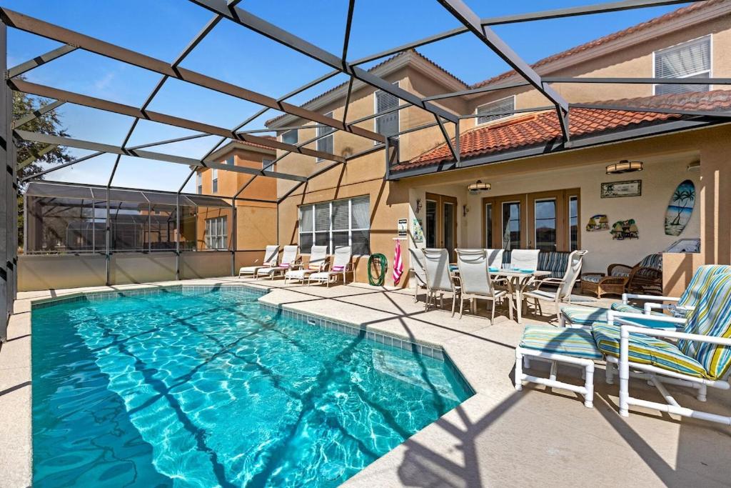 South Facing Pool with Spa and Lake View in Gated Resort of Bella Vida ...