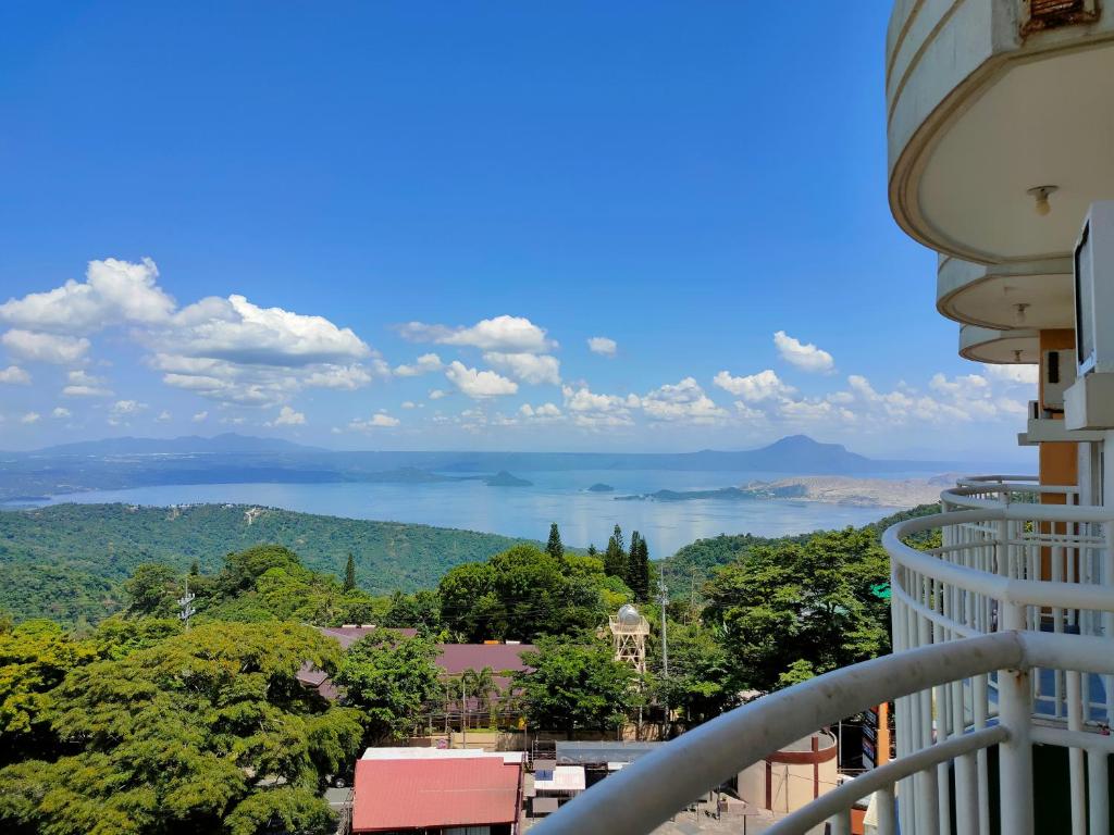 Cityland Tagaytay Staycation by Amavi, Tagaytay (preços atualizados ...