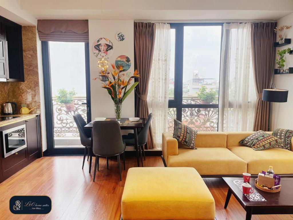 Home suites -Natural light -Projector -Spacious - 2BR incenter, Hanoi ...