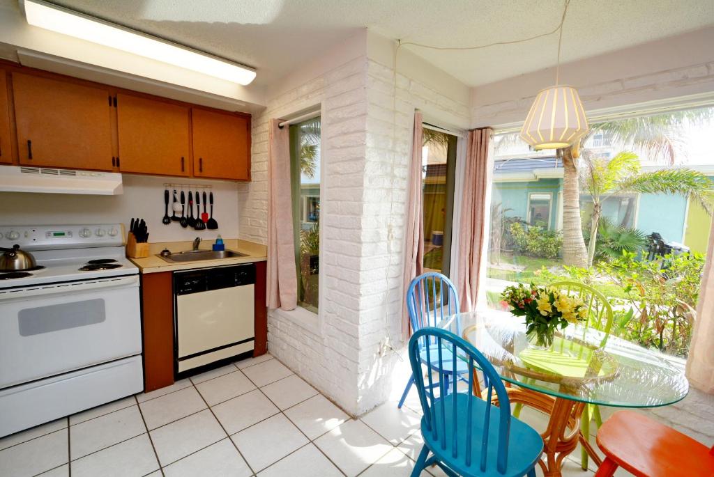 Unit 112 Courtyard Condo In Oceanfront Complex, Cocoa Beach (updated ...