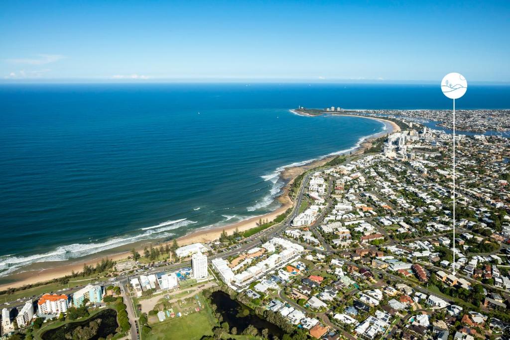 Beachside Oasis-Walk to Alex Beach, Alexandra Headland (updated prices ...