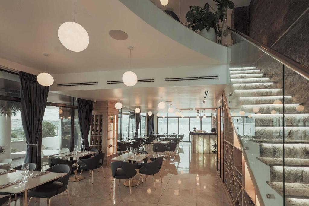 Accra Luxury Apartments @ The Signature, Accra (updated prices 2025)