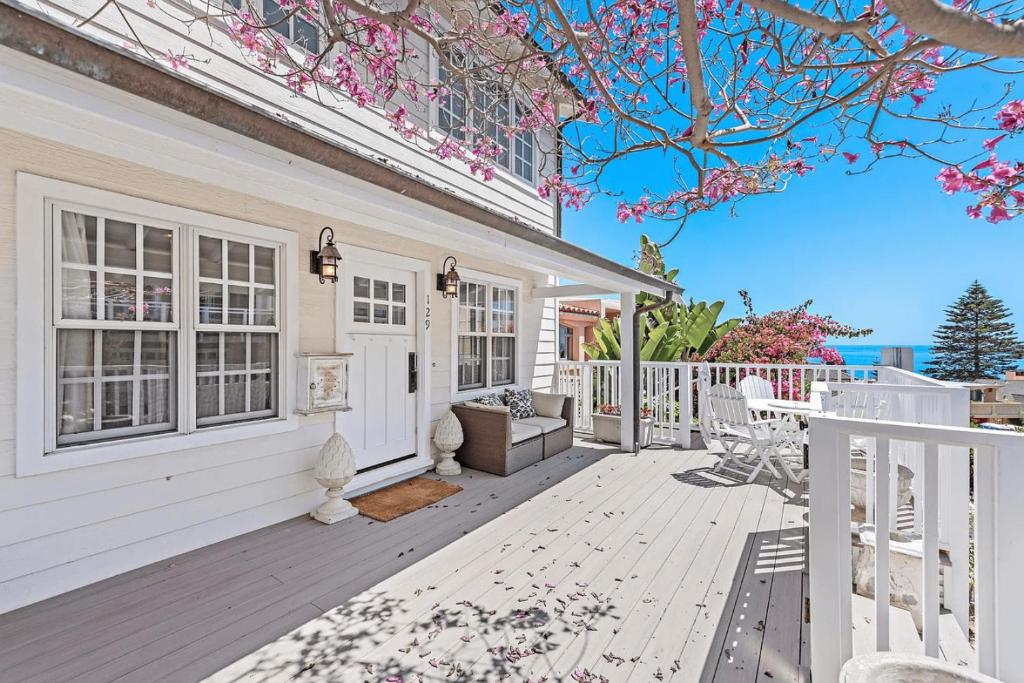 Luxurious Seaside Escape-150 Steps to the Beach-Panoramic Ocean Views ...