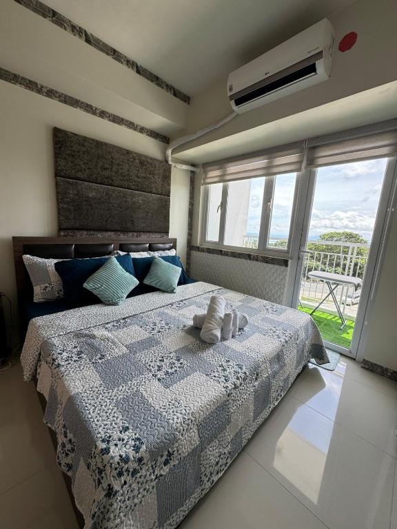 Tagaytay Olivia's Haven at SMDC Taal View with balcony, Tagaytay ...