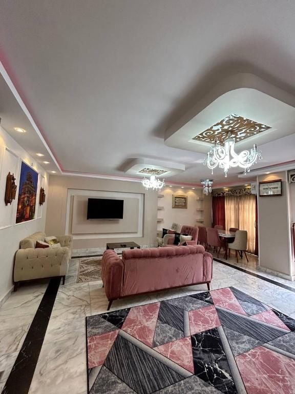 A special furnished flat in an upscale compound, Cairo (updated prices 2026)