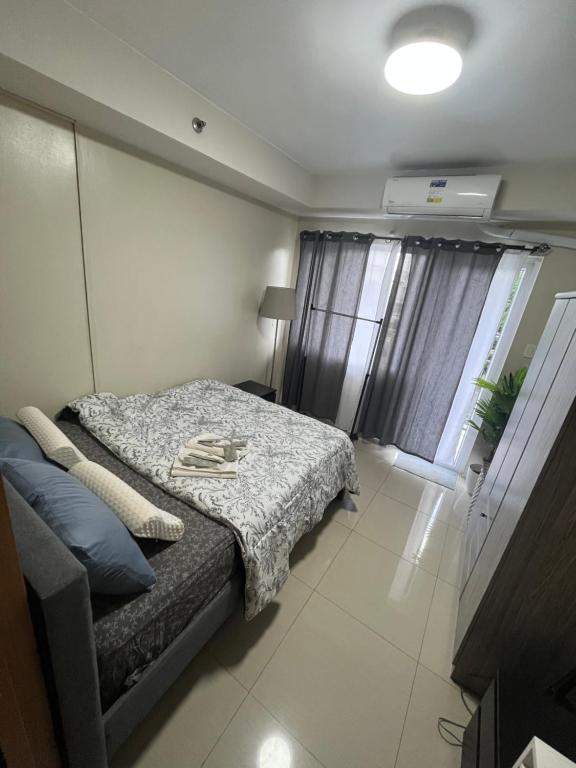 Adrianne Condotel at Shell Residences Condominium, MOA Complex, Pasay ...
