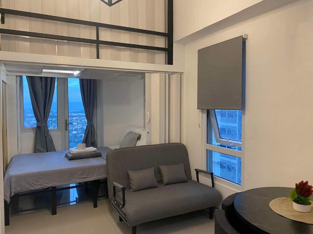 Victoria Sports Tower Loft FreePool Gym MRT GMA, Manila (precios ...