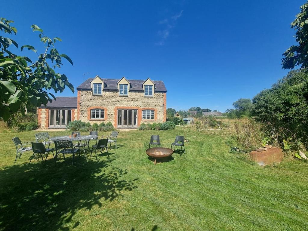 Dairy Cottage at Mill Farm, Long Hanborough (updated prices 2026)