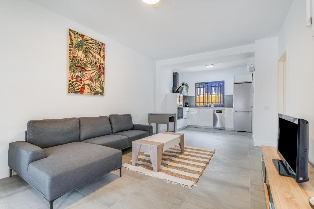 Playa de las Mujeres, San Bartolomé (updated prices 2025)