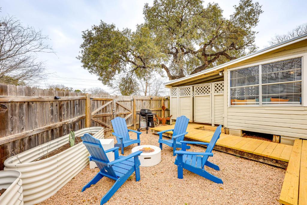 Walk to Main Street Cottage with Deck in Bandera!, Bandera (updated ...