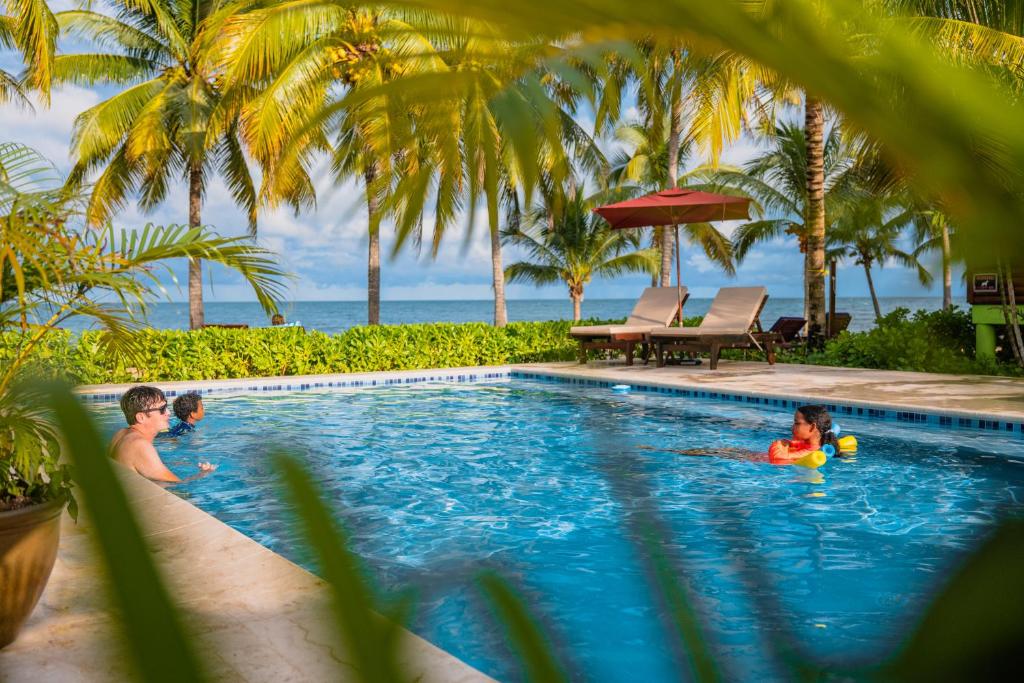 Coconut Row Boutique Hotel, Hopkins (updated prices 2025)