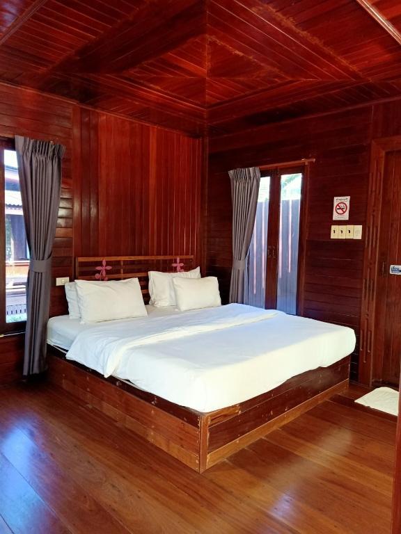 โรงแรมบ้านนายถึกและร้านอาหาร Ban Sai Mun (1) (ราคาอัปเดตปี 2026)