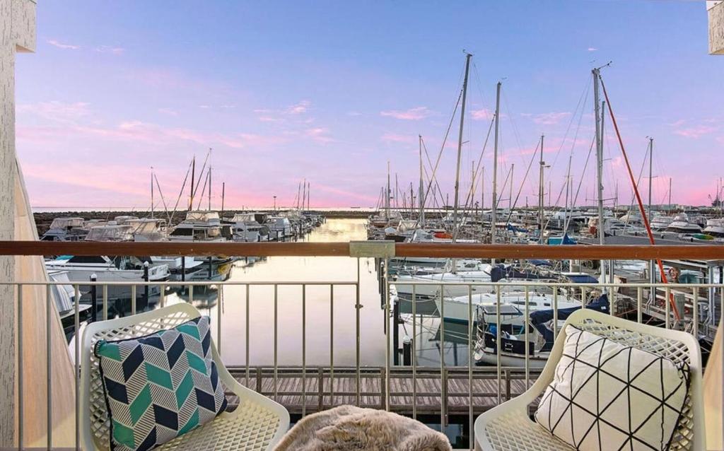 Waterfront Escape on Fishermans Wharf w Ocean View, Fremantle (updated ...