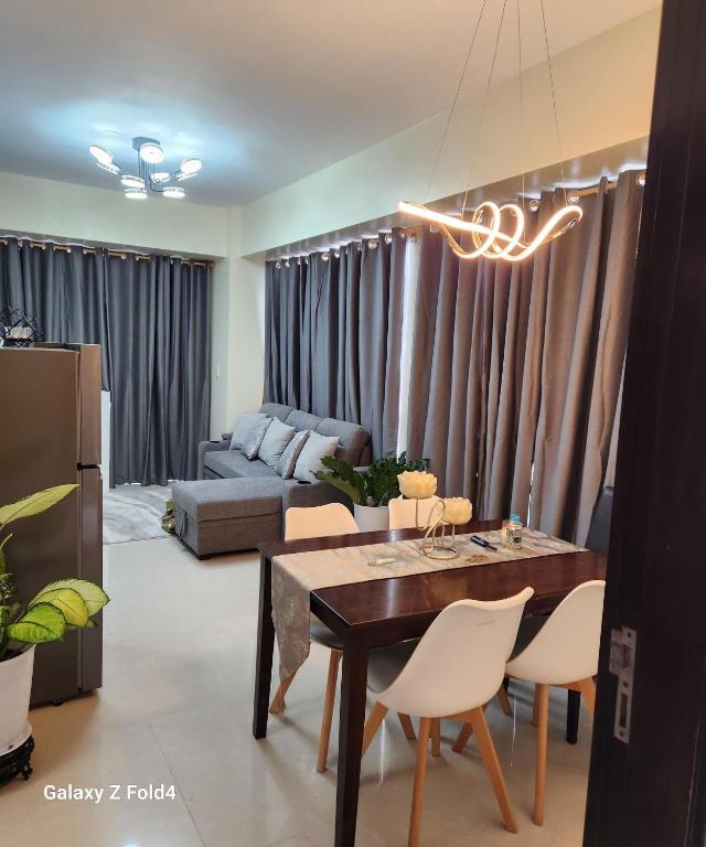 One Palm Tree Villas , New Port across NAIA 3, Manila (preços ...