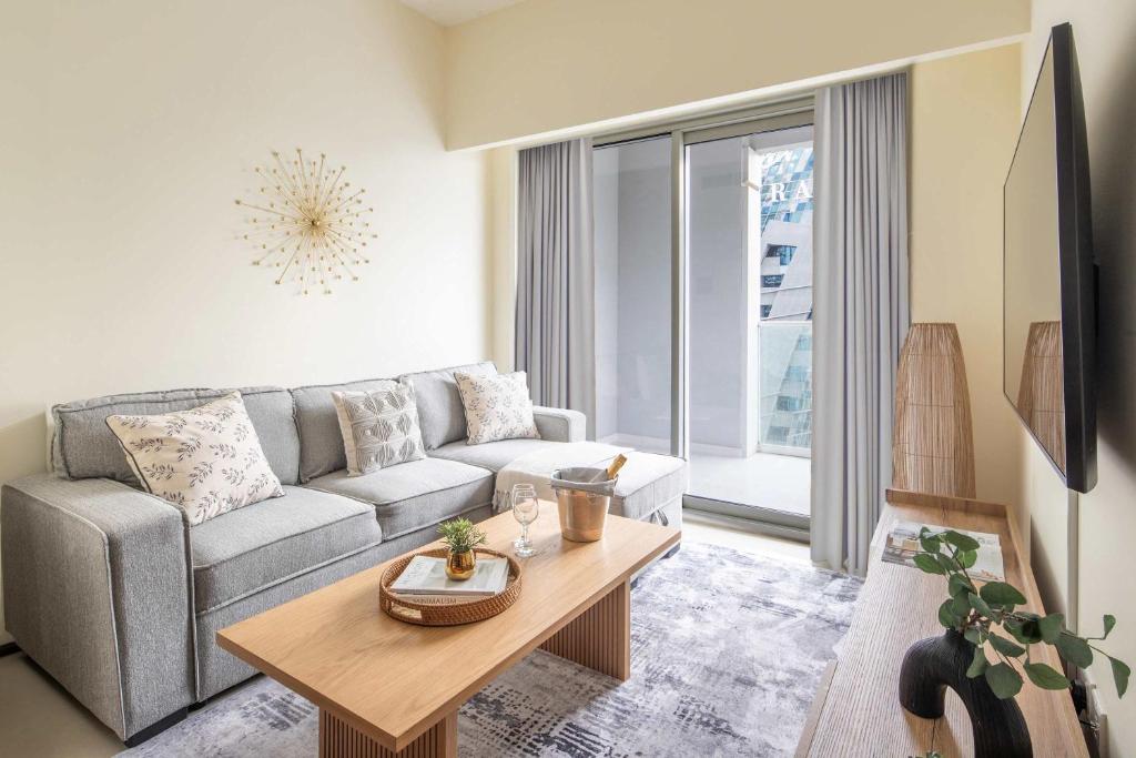 Frank Poter - Vera Residence, Dubai (updated prices 2026)