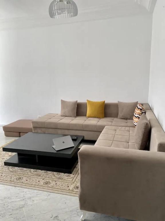 Coya Apartment lac2 - Tunisia Mall & Coffee Lounge 716 Neraby, Al ...